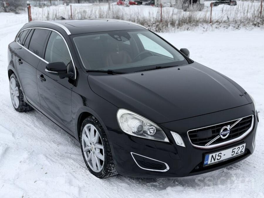 Melns Volvo V60 2012 Ogre, ar dzinēja tilpumu 2.40 L un nobraukumu 369 tūkst. km par 7200 €, foto 8 vietnē AUTOMOTO.COM.LV