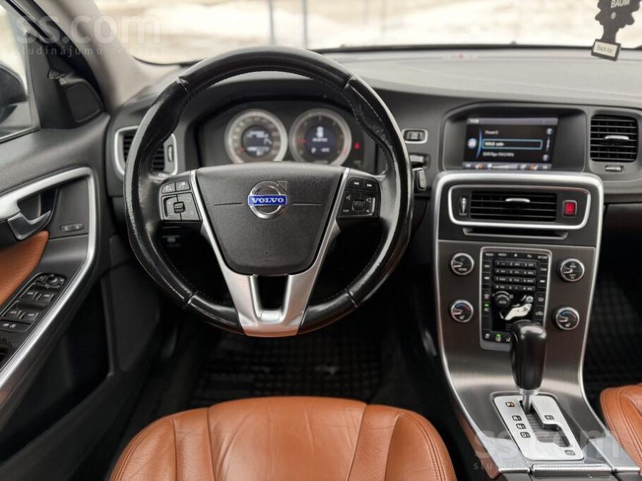Melns Volvo V60 2012 Ogre, ar dzinēja tilpumu 2.40 L un nobraukumu 369 tūkst. km par 7200 €, foto 13 vietnē AUTOMOTO.COM.LV