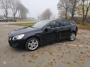 Melns Volvo V60 2012 Tauragė, ar dzinēja tilpumu 1.98 L un nobraukumu 281 tūkst. km par 5300 €, foto 4 vietnē AUTOMOTO.COM.LV
