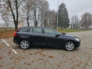 Melns Volvo V60 2012 Tauragė, ar dzinēja tilpumu 1.98 L un nobraukumu 281 tūkst. km par 5300 €, foto 5 vietnē AUTOMOTO.COM.LV