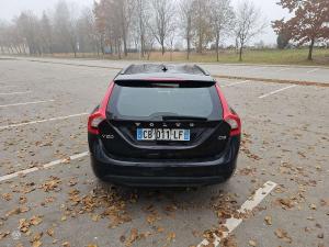 Melns Volvo V60 2012 Tauragė, ar dzinēja tilpumu 1.98 L un nobraukumu 281 tūkst. km par 5300 €, foto 7 vietnē AUTOMOTO.COM.LV