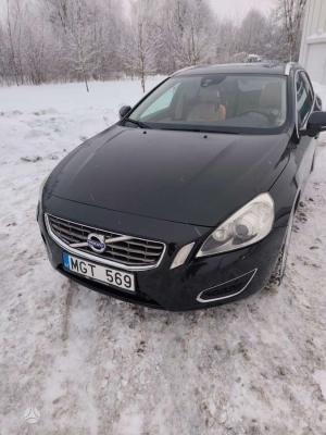 Melns Volvo V60 2012 Panevēža, ar dzinēja tilpumu 1.98 L un nobraukumu 369 tūkst. km par 5300 €, foto 3 vietnē AUTOMOTO.COM.LV