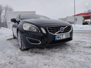 Melns Volvo V60 2012 Panevēža, ar dzinēja tilpumu 1.98 L un nobraukumu 369 tūkst. km par 5300 €, foto 8 vietnē AUTOMOTO.COM.LV