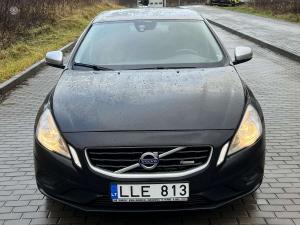 Melns Volvo V60 2012 Viļņa, ar dzinēja tilpumu 2.00 L un nobraukumu 342 tūkst. km par 6200 €, foto 6 vietnē AUTOMOTO.COM.LV