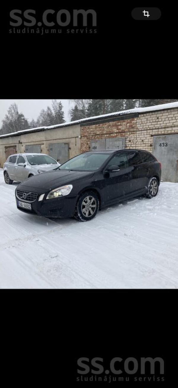 Black Volvo V60 2012 in Valmiera, with an engine capacity of 1.60 L and mileage of 269 thousand km for 5000 €, photo 2 on AUTOMOTO.COM.LV