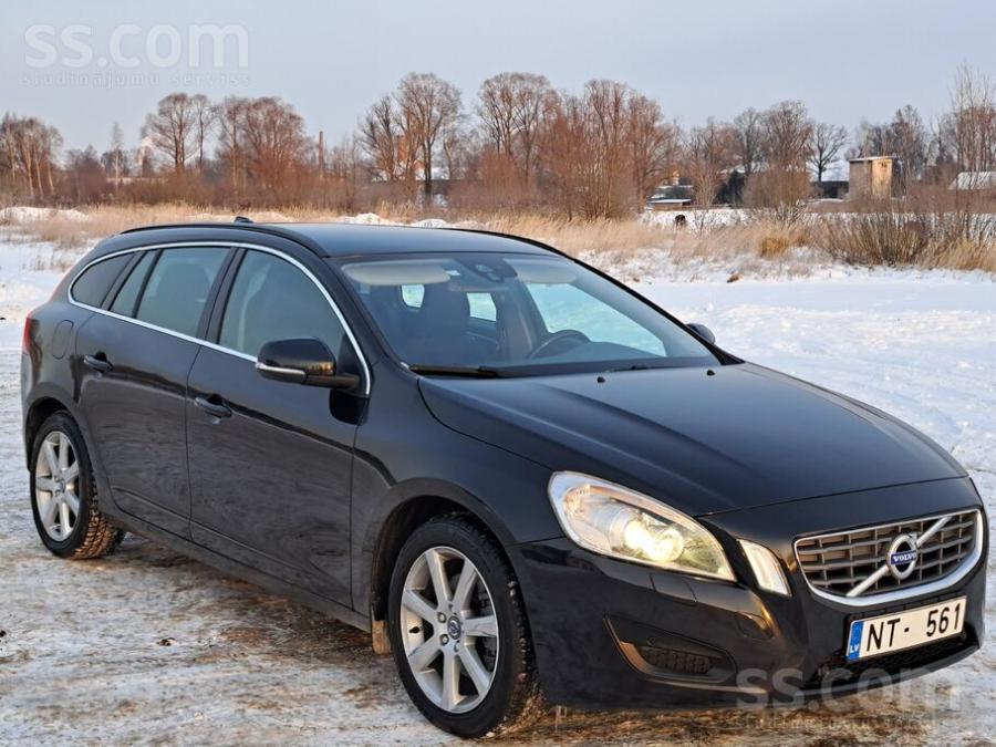 Melns Volvo V60 2012 Valmiera, ar dzinēja tilpumu 1.60 L un nobraukumu 255 tūkst. km par 6200 €, foto 1 vietnē AUTOMOTO.COM.LV