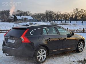 Melns Volvo V60 2012 Valmiera, ar dzinēja tilpumu 1.60 L un nobraukumu 255 tūkst. km par 6200 €, foto 3 vietnē AUTOMOTO.COM.LV
