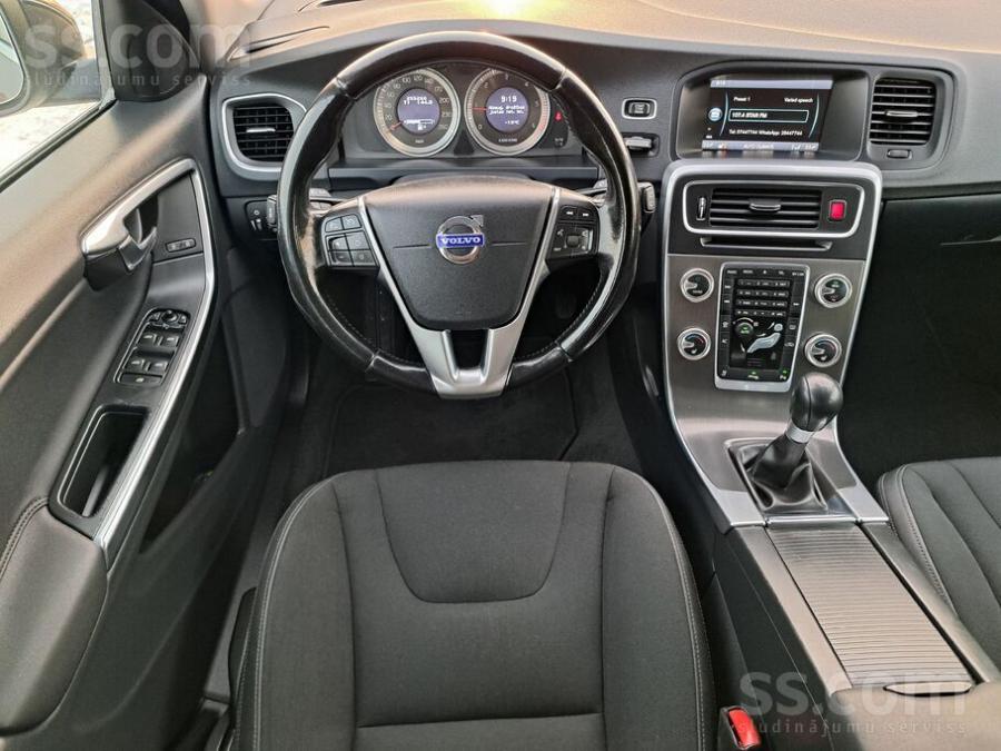 Melns Volvo V60 2012 Valmiera, ar dzinēja tilpumu 1.60 L un nobraukumu 255 tūkst. km par 6200 €, foto 13 vietnē AUTOMOTO.COM.LV