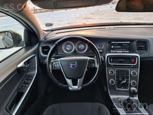 Melns Volvo V60 2012 Valmiera, ar dzinēja tilpumu 1.60 L un nobraukumu 255 tūkst. km par 6200 €, foto 14 vietnē AUTOMOTO.COM.LV