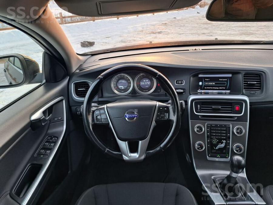 Melns Volvo V60 2012 Valmiera, ar dzinēja tilpumu 1.60 L un nobraukumu 255 tūkst. km par 6200 €, foto 14 vietnē AUTOMOTO.COM.LV
