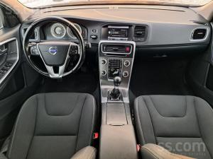 Melns Volvo V60 2012 Valmiera, ar dzinēja tilpumu 1.60 L un nobraukumu 255 tūkst. km par 6200 €, foto 17 vietnē AUTOMOTO.COM.LV