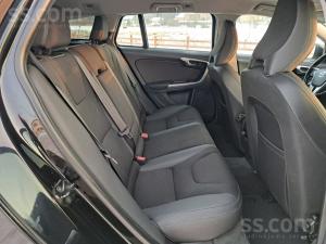 Melns Volvo V60 2012 Valmiera, ar dzinēja tilpumu 1.60 L un nobraukumu 255 tūkst. km par 6200 €, foto 25 vietnē AUTOMOTO.COM.LV