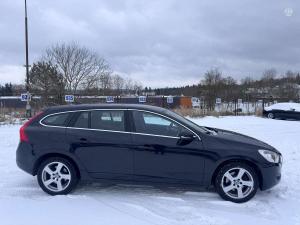 Black Volvo V60 2012 in Alytus, with an engine capacity of 1.98 L and mileage of 273 thousand km for 5650 €, photo 7 on AUTOMOTO.COM.LV