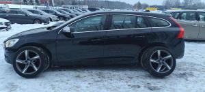 Black Volvo V60 2012 in Kaunas, with an engine capacity of 1.98 L and mileage of 246 thousand km for 5850 €, photo 2 on AUTOMOTO.COM.LV