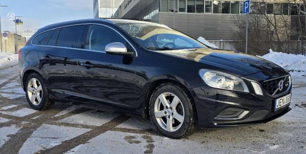 Melns Volvo V60 2012 Viļņa, ar dzinēja tilpumu 1.98 L un nobraukumu 284 tūkst. km par 7099 €, foto 6 vietnē AUTOMOTO.COM.LV