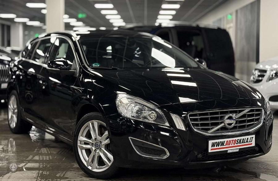 Melns Volvo V60 2012 Klaipėda, ar dzinēja tilpumu 2.40 L un nobraukumu 263 tūkst. km par 7400 €, foto 5 vietnē AUTOMOTO.COM.LV