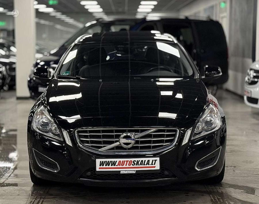 Melns Volvo V60 2012 Klaipėda, ar dzinēja tilpumu 2.40 L un nobraukumu 263 tūkst. km par 7400 €, foto 6 vietnē AUTOMOTO.COM.LV