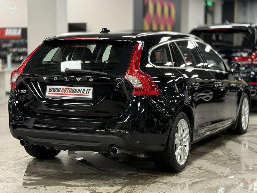 Melns Volvo V60 2012 Klaipėda, ar dzinēja tilpumu 2.40 L un nobraukumu 263 tūkst. km par 7400 €, foto 12 vietnē AUTOMOTO.COM.LV