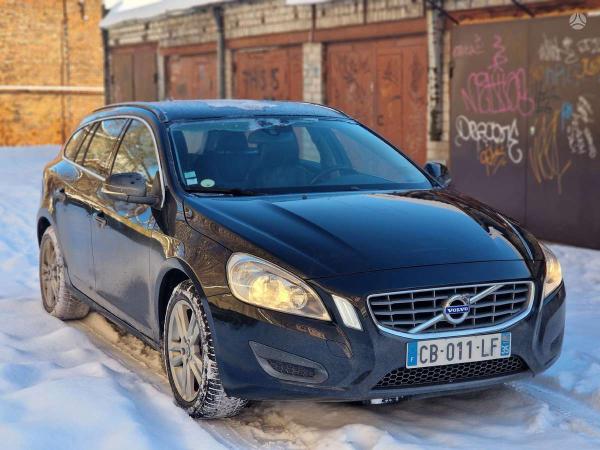 Melns Volvo V60 2012 Kauņa, ar dzinēja tilpumu 1.98 L un nobraukumu 280 tūkst. km par 6250 €, foto 7 vietnē AUTOMOTO.COM.LV