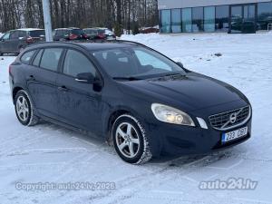 Melns Volvo V60 2012 Tartu, ar dzinēja tilpumu 1.60 L un nobraukumu 345 tūkst. km par 5600 €, foto 2 vietnē AUTOMOTO.COM.LV