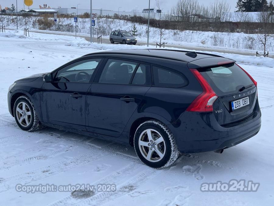 Melns Volvo V60 2012 Tartu, ar dzinēja tilpumu 1.60 L un nobraukumu 345 tūkst. km par 5600 €, foto 3 vietnē AUTOMOTO.COM.LV