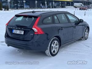 Melns Volvo V60 2012 Tartu, ar dzinēja tilpumu 1.60 L un nobraukumu 345 tūkst. km par 5600 €, foto 4 vietnē AUTOMOTO.COM.LV