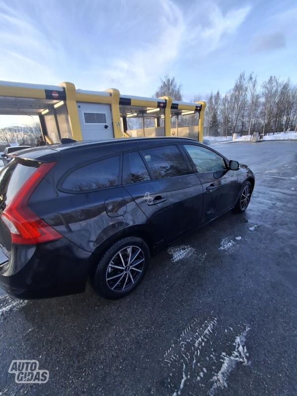 Melns Volvo V60 2012 Utena, ar dzinēja tilpumu 2.00 L un nobraukumu 384 tūkst. km par 5300 €, foto 4 vietnē AUTOMOTO.COM.LV