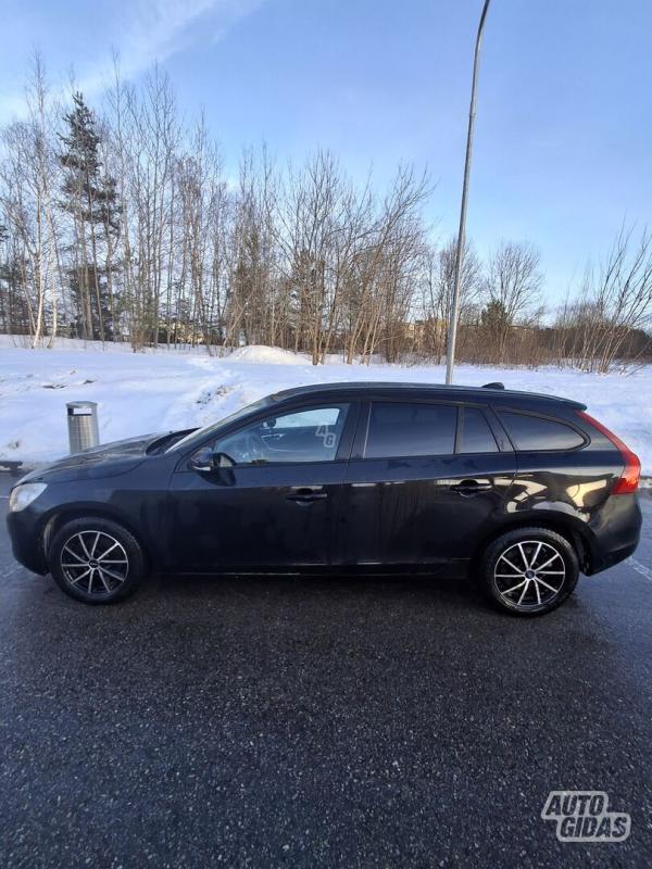 Melns Volvo V60 2012 Utena, ar dzinēja tilpumu 2.00 L un nobraukumu 384 tūkst. km par 5300 €, foto 6 vietnē AUTOMOTO.COM.LV