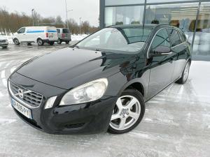 Black Volvo V60 2012 in Klaipeda, with an engine capacity of 2.40 L and mileage of 255 thousand km for 6950 €, photo 19 on AUTOMOTO.COM.LV