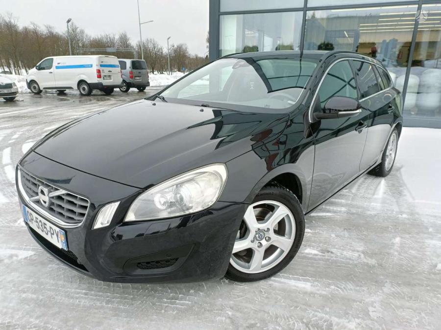 Black Volvo V60 2012 in Klaipeda, with an engine capacity of 2.40 L and mileage of 255 thousand km for 6950 €, photo 19 on AUTOMOTO.COM.LV