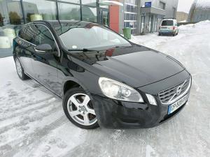 Black Volvo V60 2012 in Klaipeda, with an engine capacity of 2.40 L and mileage of 255 thousand km for 6950 €, photo 27 on AUTOMOTO.COM.LV