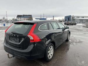 Melns Volvo V60 2012 Marijampole, ar dzinēja tilpumu 1.56 L un nobraukumu 224 tūkst. km par 4750 €, foto 4 vietnē AUTOMOTO.COM.LV