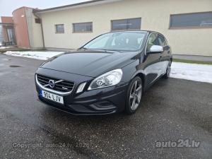 Black Volvo V60 2012 in Paide, with an engine capacity of 2.00 L and mileage of 295 thousand km for 6990 €, photo  on AUTOMOTO.COM.LV