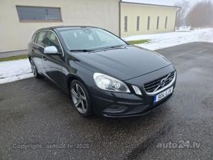 Black Volvo V60 2012 in Paide, with an engine capacity of 2.00 L and mileage of 295 thousand km for 6990 €, photo 2 on AUTOMOTO.COM.LV