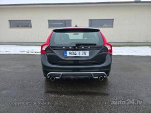 Black Volvo V60 2012 in Paide, with an engine capacity of 2.00 L and mileage of 295 thousand km for 6990 €, photo 6 on AUTOMOTO.COM.LV