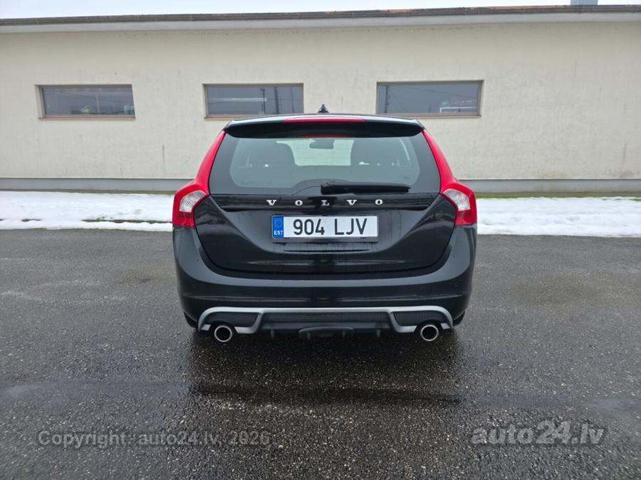 Black Volvo V60 2012 in Paide, with an engine capacity of 2.00 L and mileage of 295 thousand km for 6990 €, photo 6 on AUTOMOTO.COM.LV
