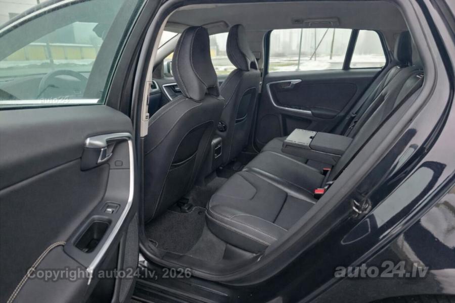 Black Volvo V60 2012 in Paide, with an engine capacity of 2.00 L and mileage of 295 thousand km for 6990 €, photo 11 on AUTOMOTO.COM.LV