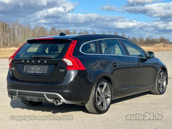 Black Volvo V60 2012 in Tartu, with an engine capacity of 2.00 L and mileage of 209 thousand km for 8950 €, photo 2 on AUTOMOTO.COM.LV