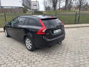 Melns Volvo V60 2012 Valmiera, ar dzinēja tilpumu 1.60 L un nobraukumu 270 tūkst. km par 4000 €, foto 5 vietnē AUTOMOTO.COM.LV