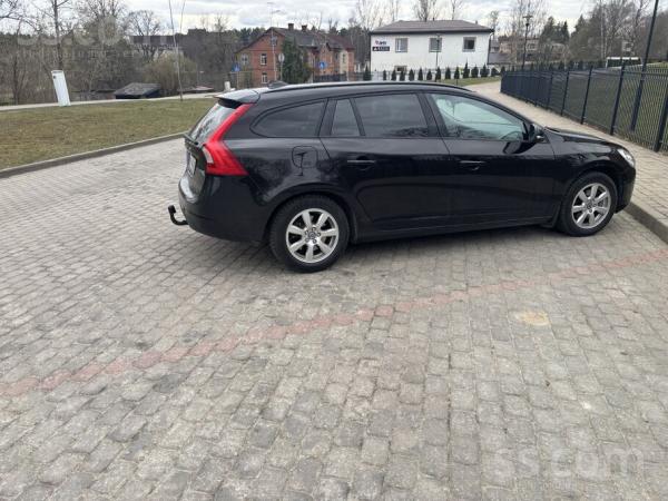 Melns Volvo V60 2012 Valmiera, ar dzinēja tilpumu 1.60 L un nobraukumu 270 tūkst. km par 4000 €, foto 5 vietnē AUTOMOTO.COM.LV