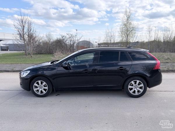 Black Volvo V60 2012 in Panevezys, with an engine capacity of 1.60 L and mileage of 366 thousand km for 4750 €, photo 2 on AUTOMOTO.COM.LV