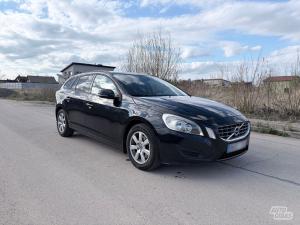 Melns Volvo V60 2012 Panevēža, ar dzinēja tilpumu 1.60 L un nobraukumu 366 tūkst. km par 4750 €, foto 6 vietnē AUTOMOTO.COM.LV