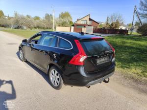 Black Volvo V60 2012 in Kaunas, with an engine capacity of 1.60 L and mileage of 300 thousand km for 4750 €, photo 5 on AUTOMOTO.COM.LV