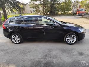 Melns Volvo V60 2012 Pakruojis, ar dzinēja tilpumu 2.40 L un nobraukumu 320 tūkst. km par 5400 €, foto 3 vietnē AUTOMOTO.COM.LV