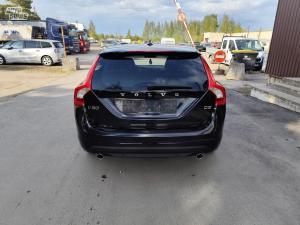 Melns Volvo V60 2012 Pakruojis, ar dzinēja tilpumu 2.40 L un nobraukumu 320 tūkst. km par 5400 €, foto 5 vietnē AUTOMOTO.COM.LV