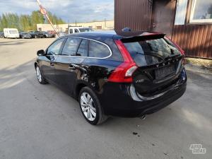 Melns Volvo V60 2012 Pakruojis, ar dzinēja tilpumu 2.40 L un nobraukumu 320 tūkst. km par 5400 €, foto 6 vietnē AUTOMOTO.COM.LV
