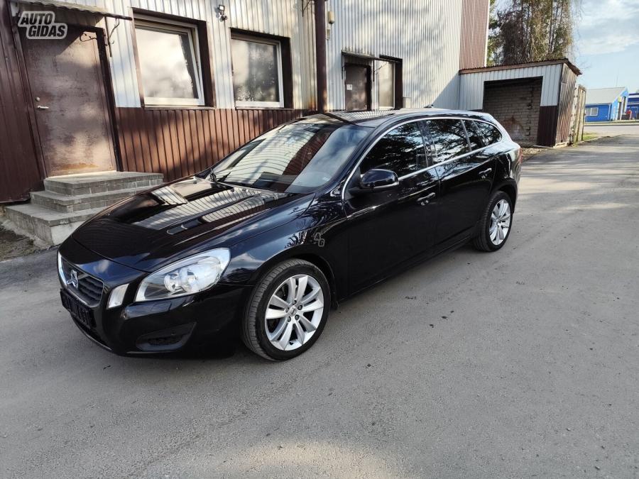 Melns Volvo V60 2012 Pakruojis, ar dzinēja tilpumu 2.40 L un nobraukumu 320 tūkst. km par 5400 €, foto 8 vietnē AUTOMOTO.COM.LV