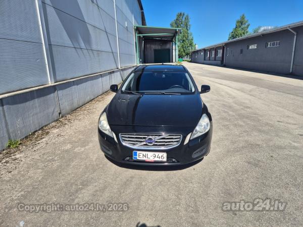 Melns Volvo V60 2012 Pērnava, ar dzinēja tilpumu 1.60 L un nobraukumu 353 tūkst. km par 3999 €, foto 2 vietnē AUTOMOTO.COM.LV