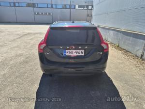 Black Volvo V60 2012 in Parnu, with an engine capacity of 1.60 L and mileage of 353 thousand km for 3999 €, photo 6 on AUTOMOTO.COM.LV