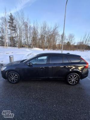 Black Volvo V60 2012 in Utena, with an engine capacity of 2.00 L and mileage of 385 thousand km for 3700 €, photo  on AUTOMOTO.COM.LV